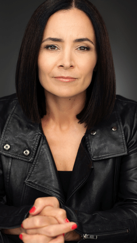 Meet Sarah | A Little Bit Culty with Sarah and Nippy.